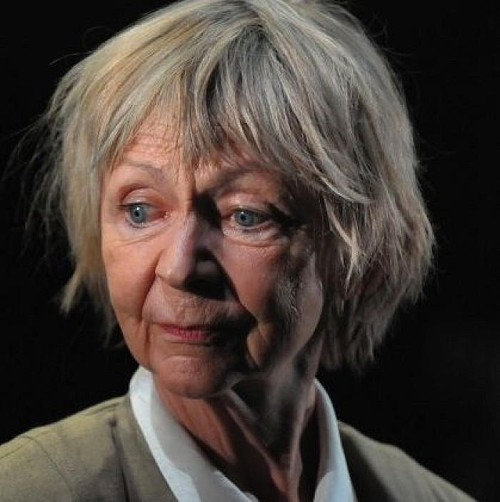 Sheila Reid's Instagram, Twitter & Facebook on IDCrawl