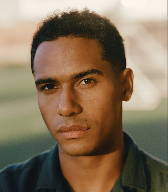 Elliot Knight - Sue Terry Voices
